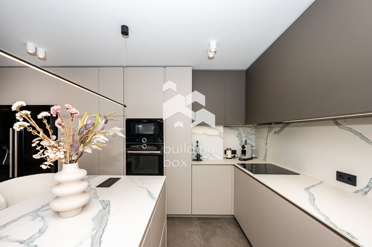 Продава МНОГОСТАЕН в град Пловдив, Беломорски - 183 кв.м / 420 000 € ...