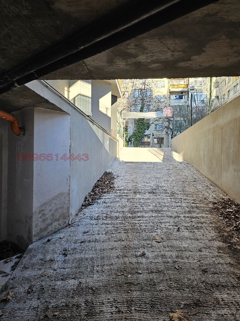 Дава под наем ГАРАЖ, ПАРКОМЯСТО, гр. Пловдив, Тракия в Гаражи и ...