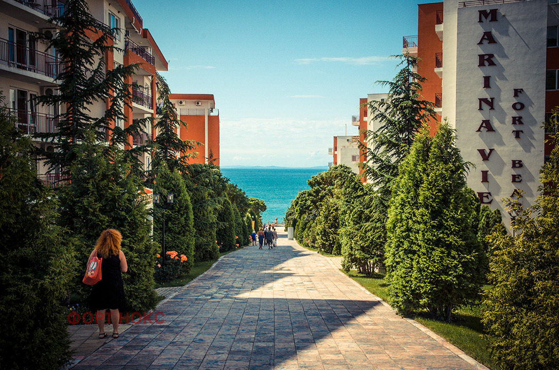 Дава под Наем 2-СТАЕН в област Бургас, гр. Свети Влас - 65 кв.м / 350 € ...